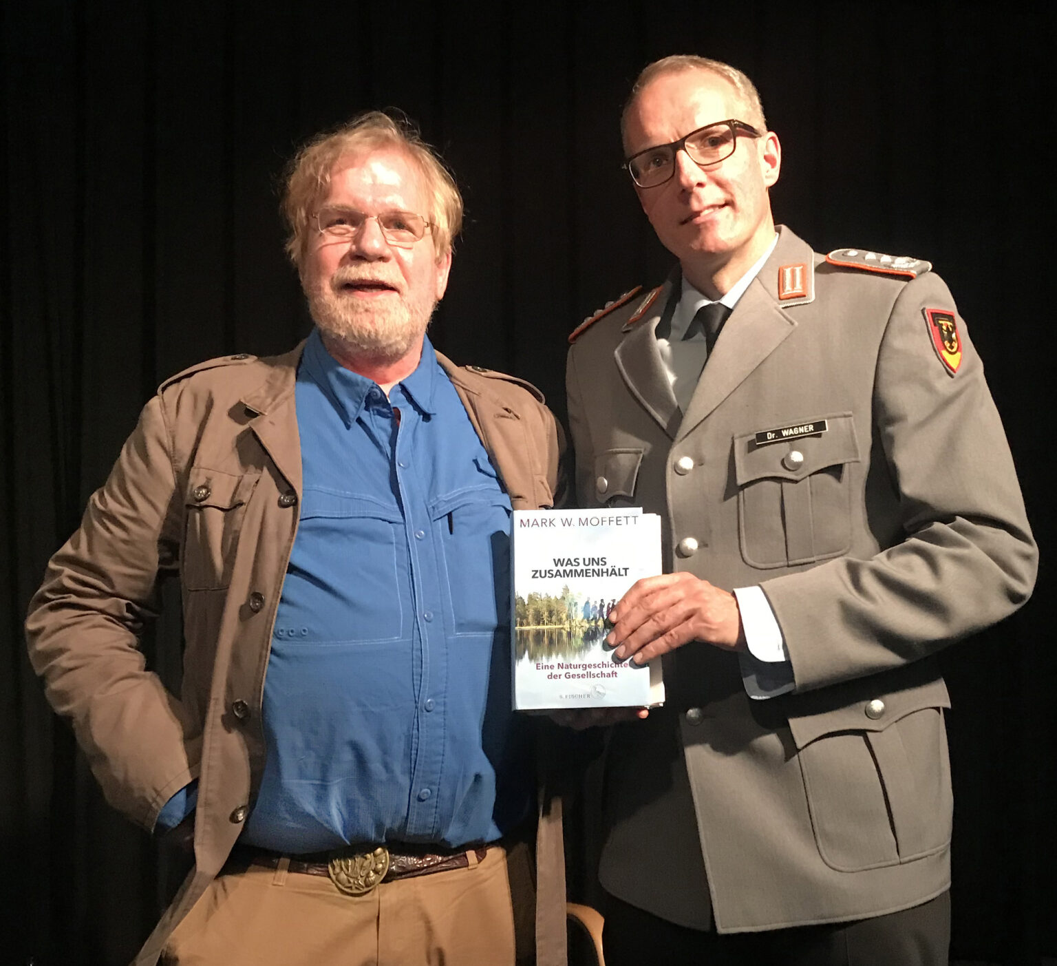 The Human Swarm - Mark W. Moffett